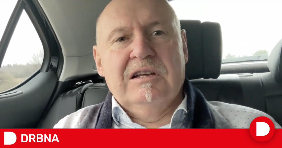 Hejtman Okleštěk jel v autě bez pásů. Nejprve se vymlouval na tkaničku, na policii se přiznal a ...